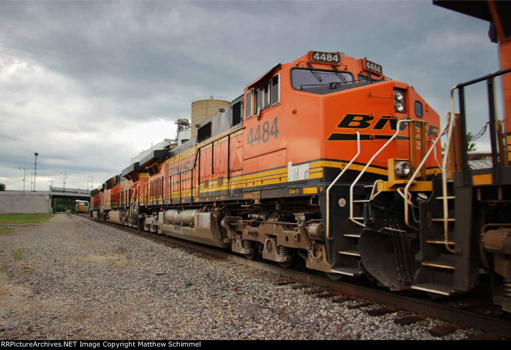 BNSF 4484